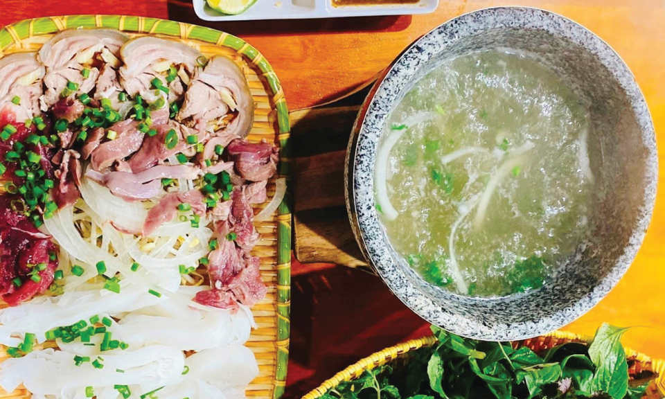 Phở bát đá - món ngon mới lạ - Báo Cao Bằng điện tử