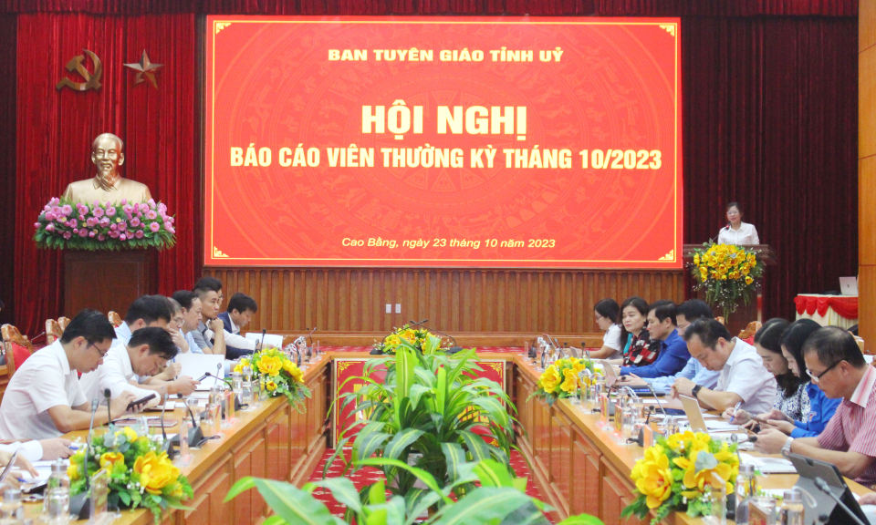 Hội nghị báo cáo viên thường kỳ tháng 10 - Báo Cao Bằng điện tử