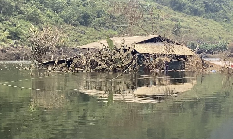 Làng Lỷ những ngày khó khăn sau lũ - Báo Cao Bằng điện tử