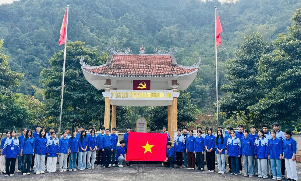 Tuổi trẻ Cao Bằng đồng loạt tổ chức Lễ chào cờ trước thềm Đại hội XIV ...