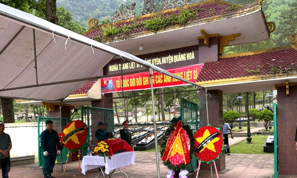 Lễ đón nhận, truy điệu và an táng hài cốt Liệt sĩ Triệu Văn Học tại ...