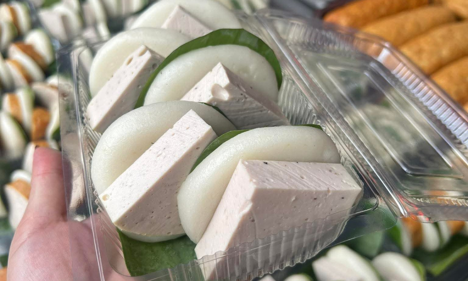 Bánh dày kẹp giò, chả - Báo Cao Bằng điện tử